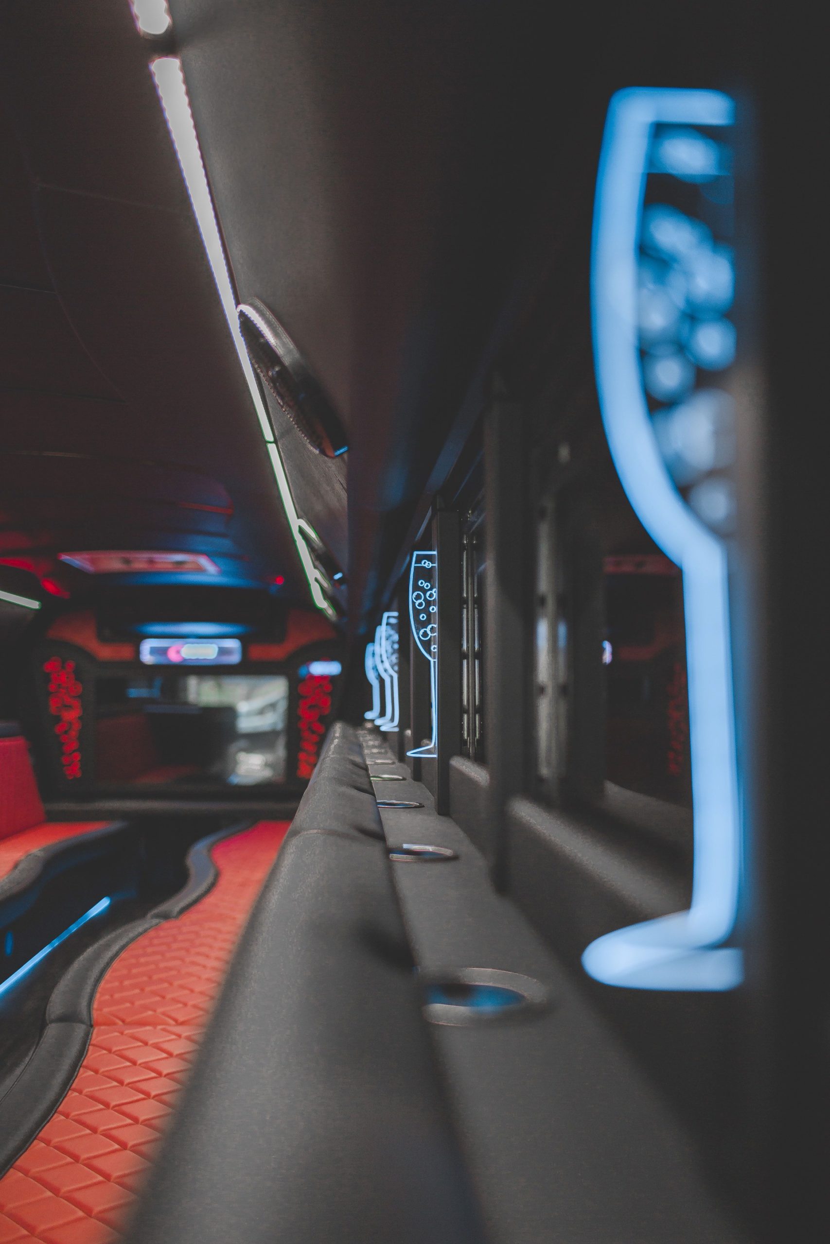 FOR SALE 1998 Blue Bird Motor $47,000. - Macs Movie Cars