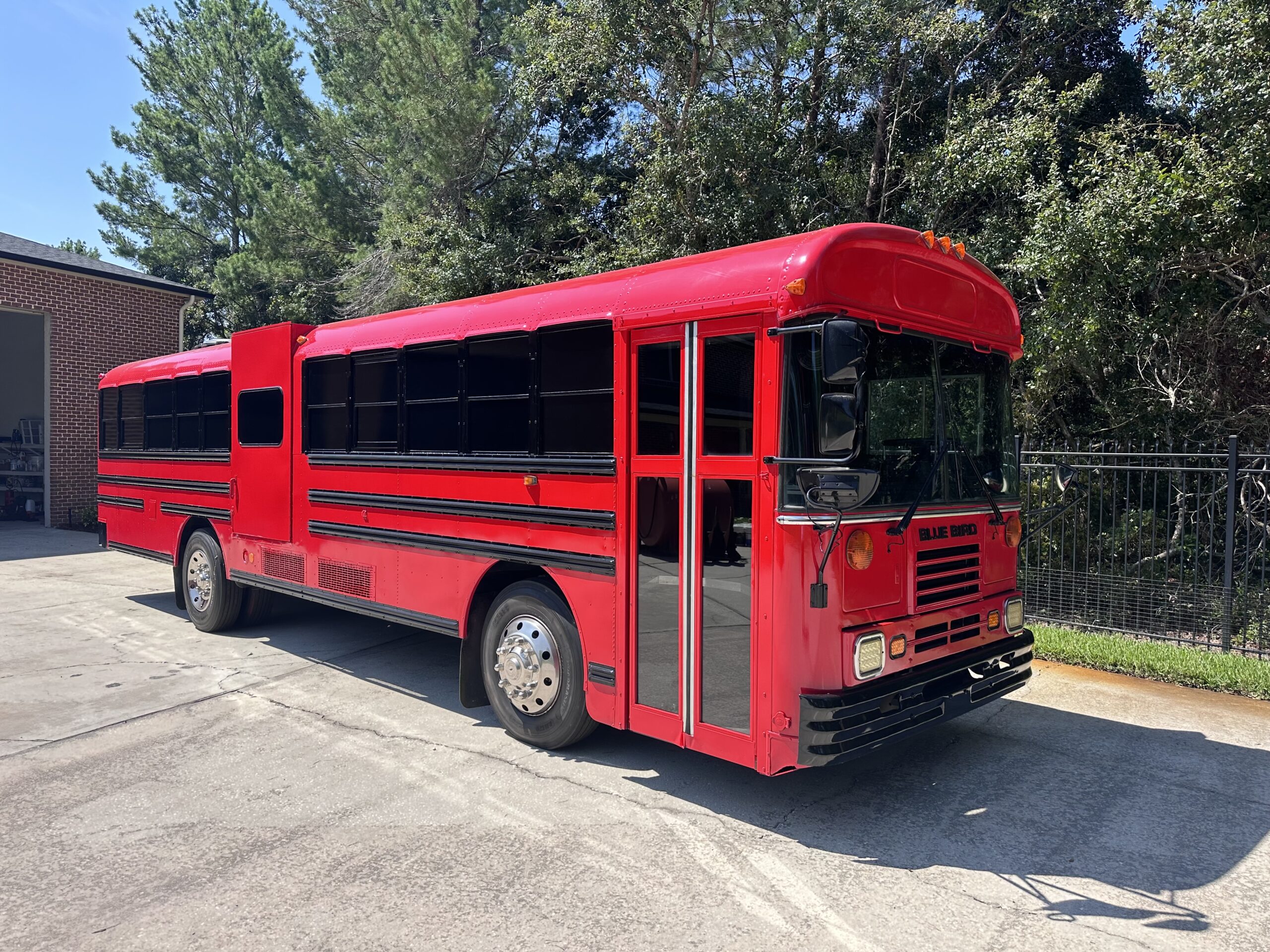 FOR SALE 1998 Blue Bird Motor $47,000. - Macs Movie Cars