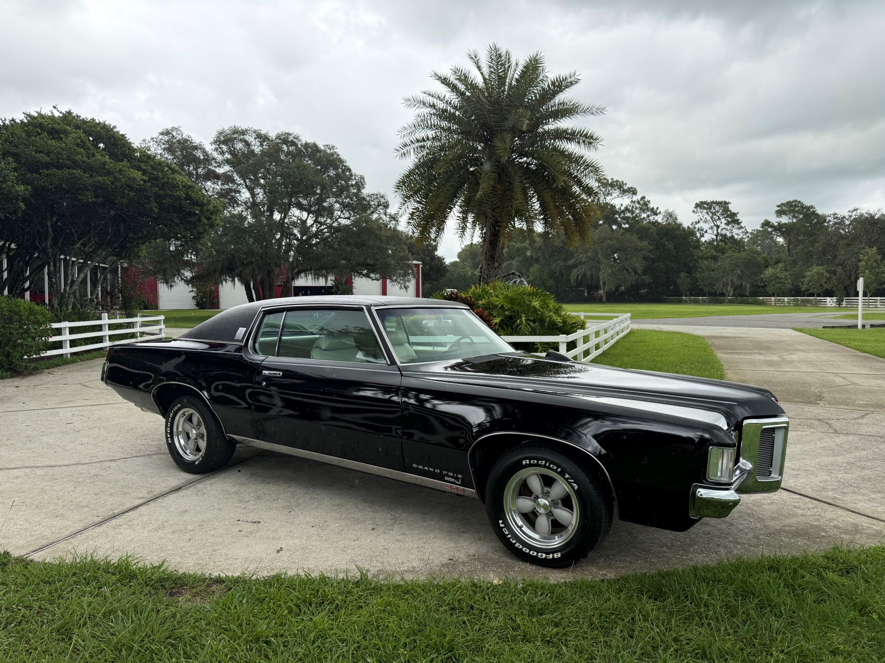1969 Pontiac Grand Prix $26900.00 - Macs Movie Cars
